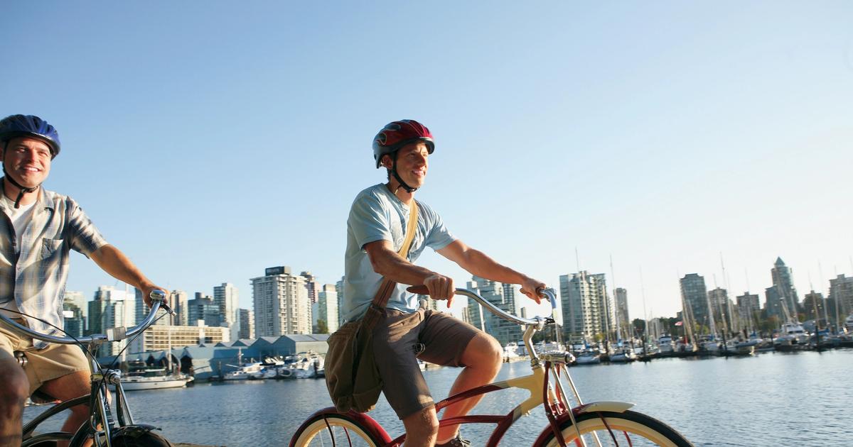 Take a Scenic Bike Ride Around the Seawall | Destination Vancouver